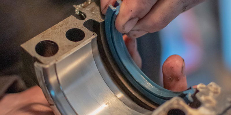 Rear Main Seal Leak Symptoms and Causes